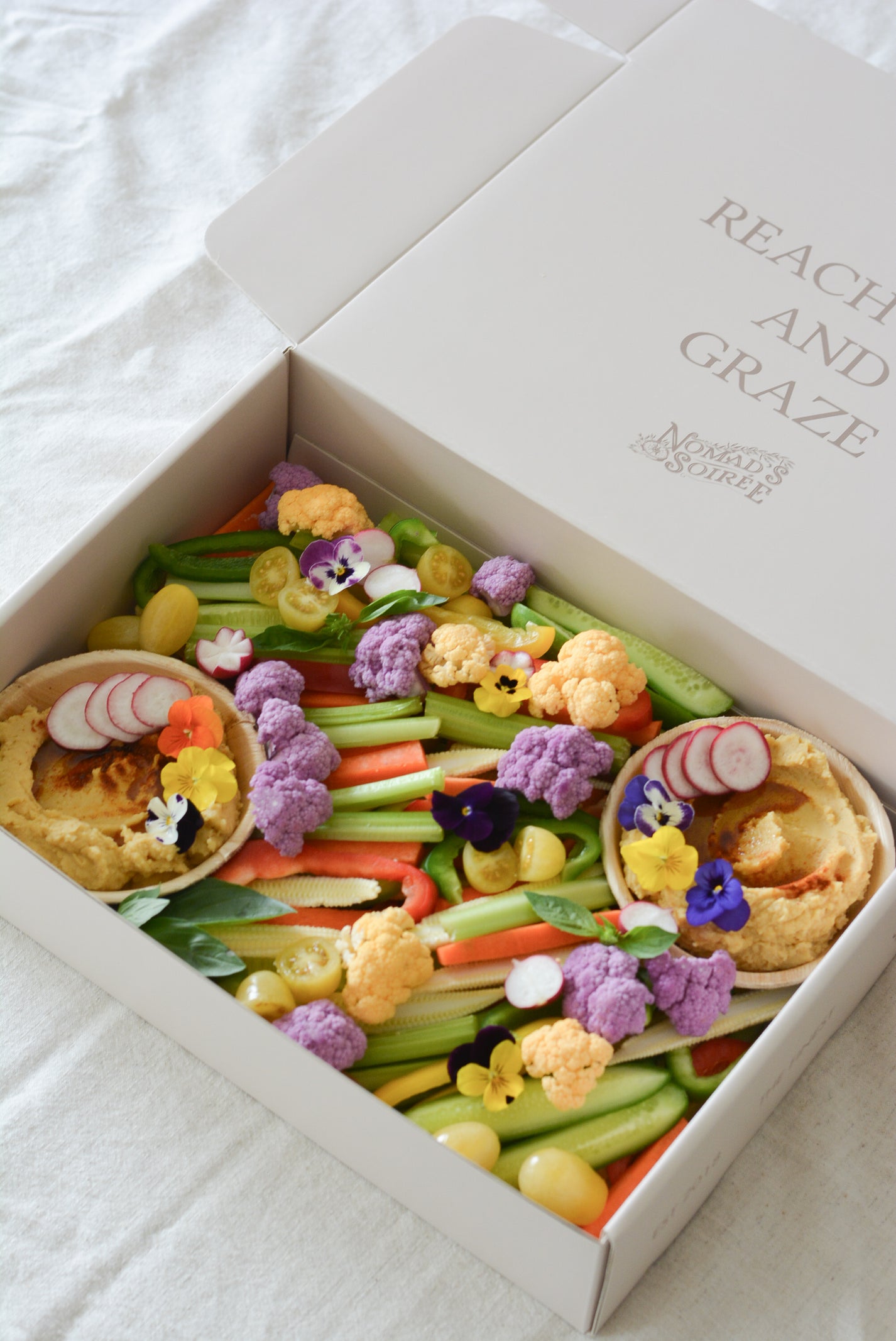 Crudités & Hummus – Nomad's Soiree
